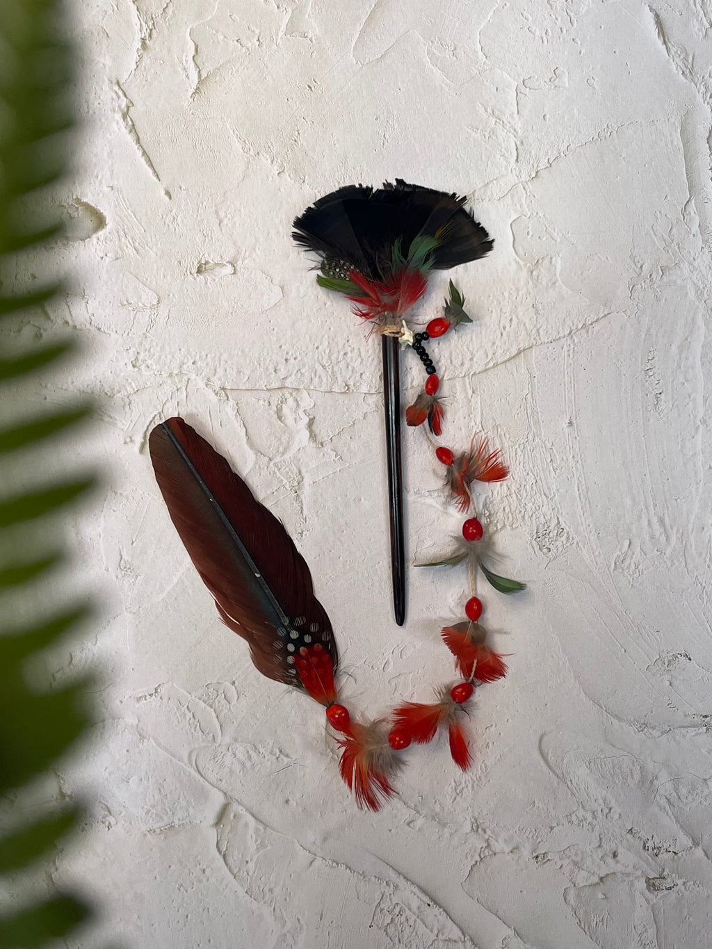 Guacamayo Feather & Huayruro Hairpin – KINTU