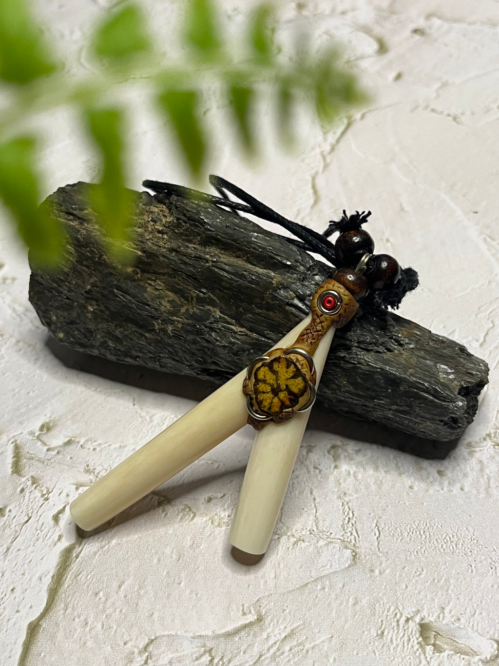 Kuripe Necklace Llama Bone – KINTU